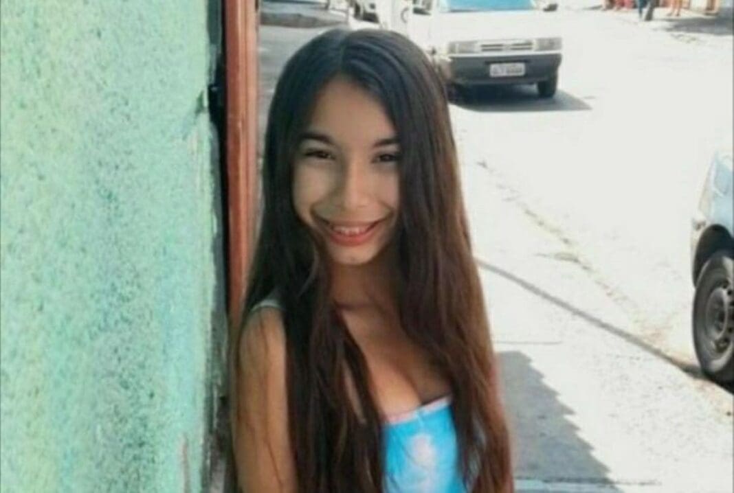 Adolescente de 16 anos desaparece em BH; família pede ajuda » Moon BH