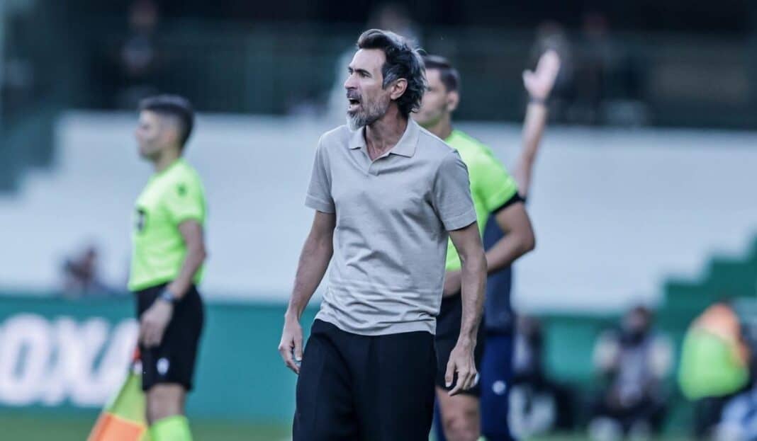 Domínguez chega a 100 dias no Atlético com saldo que divide a torcida ...